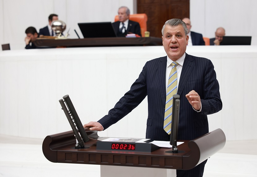 Ayhan Barut'tan kalıcı yaz saati dayatmasına tepki "Kör karanlıkta herkesi perişan ettiler ...