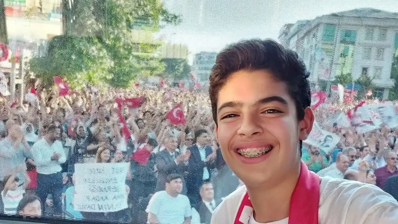 Berkay Gezgin Tutuklandı: "Her Şey Çok Güzel Olacak" Sloganının Mimarı ...